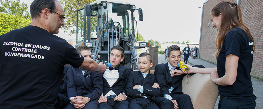 Naar het schoolfeest? Dan eerst even blazen. - Alcohol Security